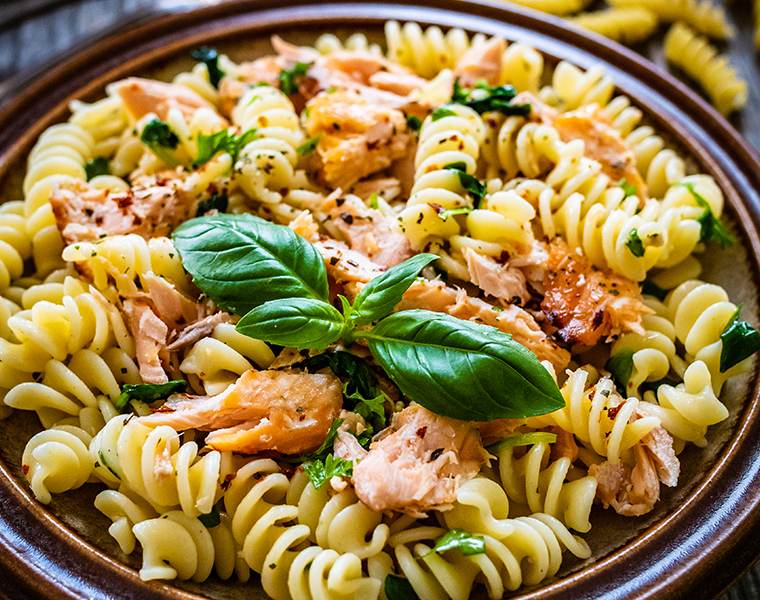 Pasta fusilli con salmón al curry Pietrán